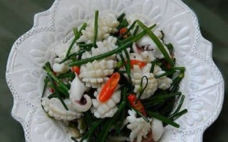 爆炒墨鱼花怎么做_爆炒墨鱼花焯水吗