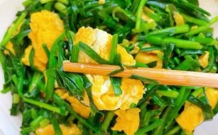 韭菜炒鸡蛋怎么做_韭菜炒鸡蛋的家常做法