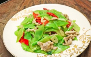 莴笋炒肉片怎么做_莴笋炒肉片的家常做法