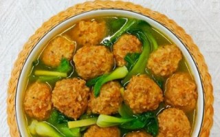炖丸子汤的家常做法_丸子汤怎么做好吃