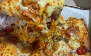 九寸披萨够2个人吃吗_九寸披萨两个人吃会不会太少