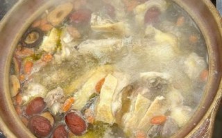 在家炖鸡用什么锅最好_炖鸡需要焯水吗