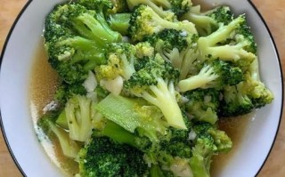西兰花怎么炒才好吃_西兰花焯水几分钟