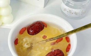 银耳大米粥的做法_银耳大米粥怎么煮才粘稠