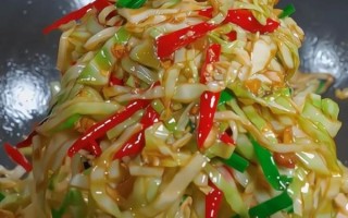 圆白菜炒肉丝怎么炒才脆_圆白菜炒肉丝用焯水吗