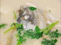 鲢鱼头怎么做好吃_鲢鱼头豆腐汤的做法