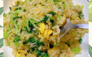 菜炒饭怎么炒好吃_隔夜饭怎么炒才粒粒分明