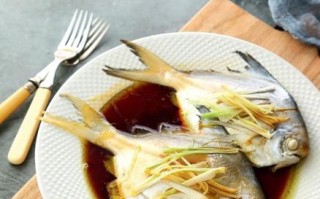 小鲳鱼怎么做好吃_清蒸小鲳鱼的家常做法