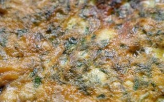 艾叶煎蛋缓解宝宝胀气怎么做_艾叶煎蛋做法步骤