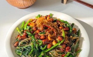 菠菜拌花生米怎么做_菠菜拌花生米用焯水吗
