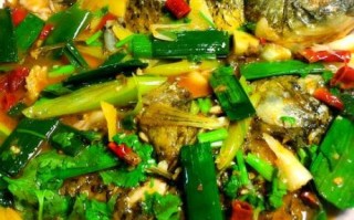 二三两的鲫鱼怎么做好吃_鲫鱼家常做法