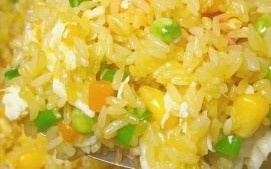 蛋炒饭怎么粒粒裹蛋_蛋炒饭裹蛋技巧