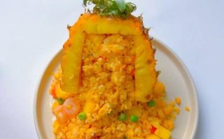 虾仁菠萝炒饭怎么做_菠萝炒饭要不要先炒菠萝