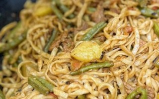 焖面条怎么做才好吃_家常焖面条的详细步骤