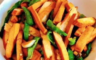 青椒炒豆干怎么做好吃_青椒炒豆干窍门