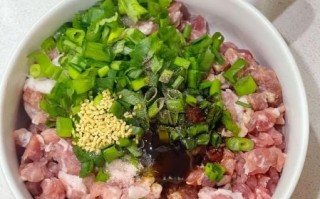 鲜肉抄手馅怎么调才好吃_鲜肉抄手馅配方比例