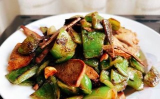 猪肝炒青椒怎么炒好吃又嫩_猪肝炒青椒嫩滑不腥技巧