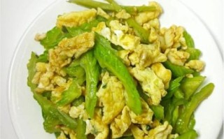 苦瓜炒什么好吃又营养_苦瓜炒蛋还是炒肉