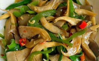 香菇炒青椒怎么炒好吃_香菇炒青椒的做法窍门