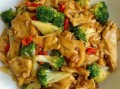 西兰花炒五花肉怎么做_五花肉炒西兰花先炒哪个