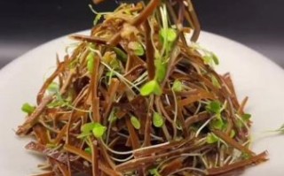 香椿拌豆腐丝怎么做_香椿拌豆腐丝热量高吗
