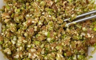 白菜饺子馅怎么调好吃_白菜饺子馅简单做法