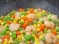 虾仁玉米青豆怎么炒好吃_虾仁玉米青豆的家常做法