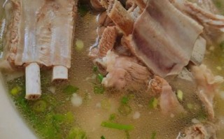 羊肉怎么炖汤好吃_羊肉汤去膻味技巧