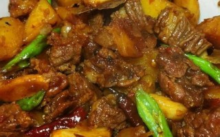 土豆烧牛肉怎样做好吃又鲜嫩_土豆烧牛肉不柴的秘诀