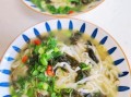 新鲜芝麻叶面条怎么做_芝麻叶面条的家常做法