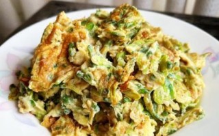 新鲜槐花炒鸡蛋怎么做_槐花炒鸡蛋要不要焯水