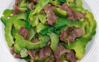 苦瓜炒猪肉怎么炒好吃_苦瓜炒肉不苦技巧