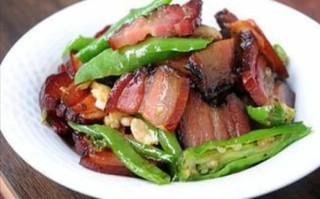 炒腊肉配什么菜最好吃_炒腊肉配菜怎么选