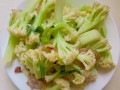 清炒花菜怎么炒才脆_清炒花菜焯水几分钟