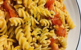 螺旋意面怎么煮_沙拉里怎么调味