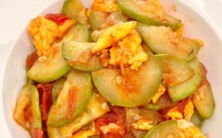 西葫芦西红柿炒鸡蛋怎么做_西葫芦西红柿炒鸡蛋热量高吗