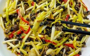 炒螺丝肉怎么炒好吃_家常炒螺丝肉的做法步骤