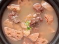 莲藕土豆排骨汤怎么做_莲藕土豆排骨汤的功效