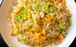 蛋炒饭怎么炒好吃_蛋炒饭做法图片详细步骤