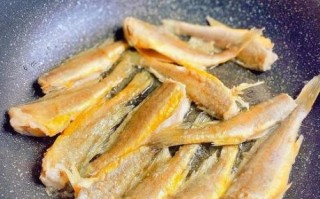 鲤鱼怎么煎鱼不粘锅_煎鲤鱼不破皮技巧