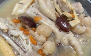 鸡爪子煲汤怎么做_鸡爪子煲汤有什么功效