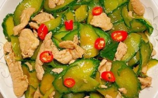 青瓜炒肉卷怎么做_青瓜炒肉卷热量高吗