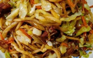 肉炒饼怎么做简单又好吃_家常肉炒饼做法窍门