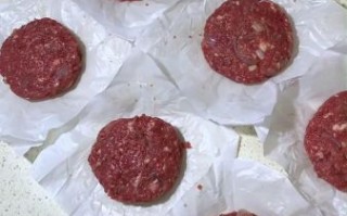 如何做汉堡_汉堡肉饼怎么做才嫩
