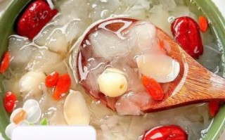 莲子银耳百合汤的功效与作用_莲子银耳百合汤适合什么人喝