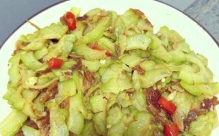 豆豉鲮鱼炒苦瓜怎么做_苦瓜不苦技巧 豆豉鲮鱼炒苦瓜怎么做_苦瓜不苦技巧