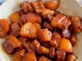 四川土豆红烧肉怎么做_四川红烧肉为什么先炒糖色