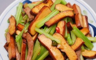 芹菜香干回锅肉怎么做_芹菜香干回锅肉的家常做法