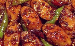 红辣椒炒火腿肠怎么做_火腿肠炒多久才熟