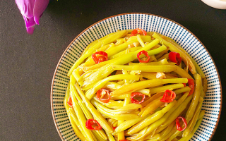 新鲜黄花菜去毒处理步骤_新鲜黄花菜焯水多久才安全